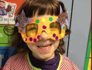 Manualidades infantiles con papel celofán